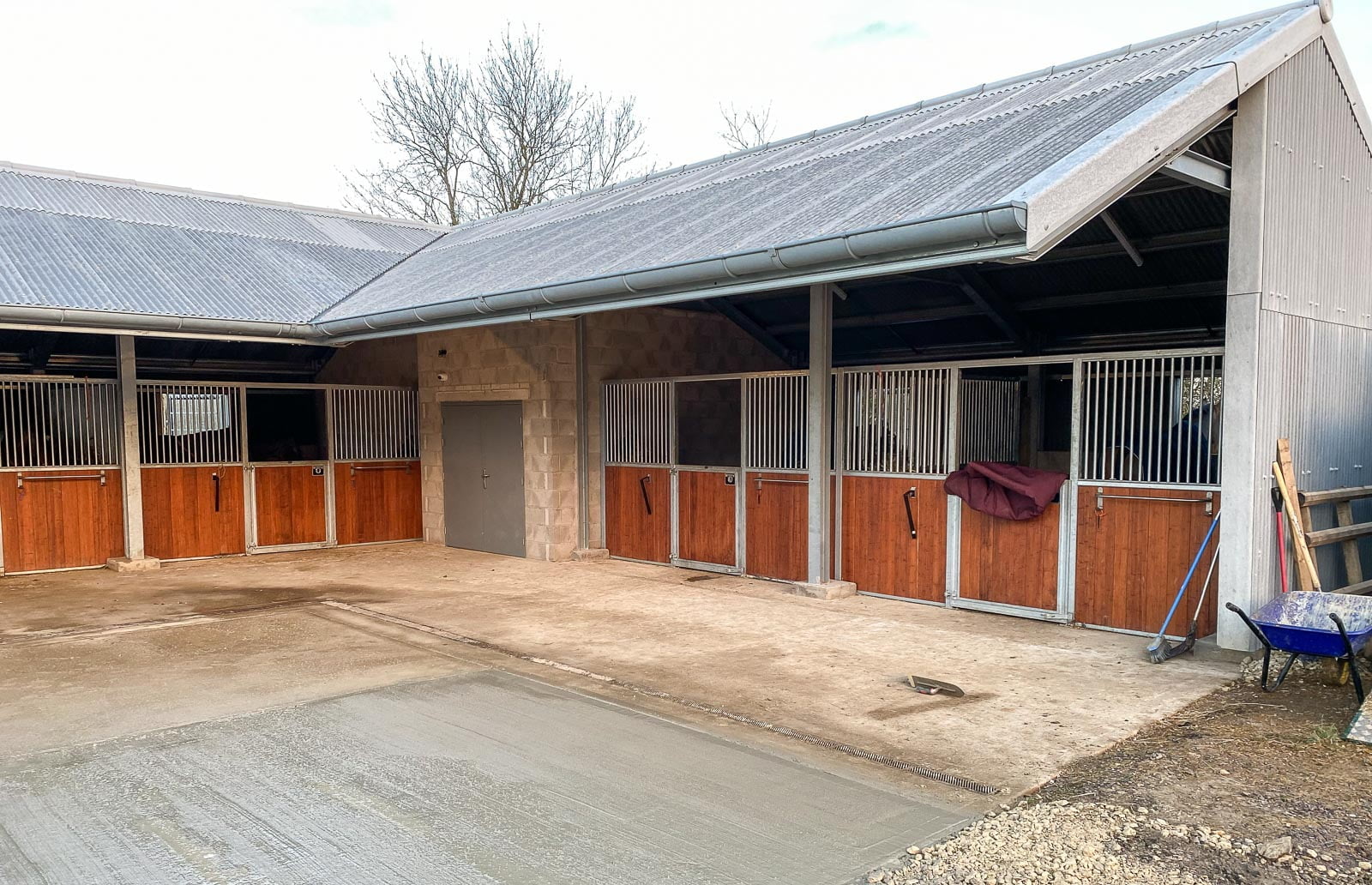 Outdoor Stables – Pegasus Equestrian Construction